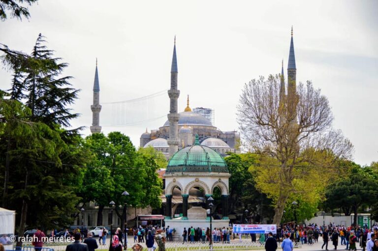 História e curiosidades da Mesquita Azul em Istambul - Viajante Sem Fim