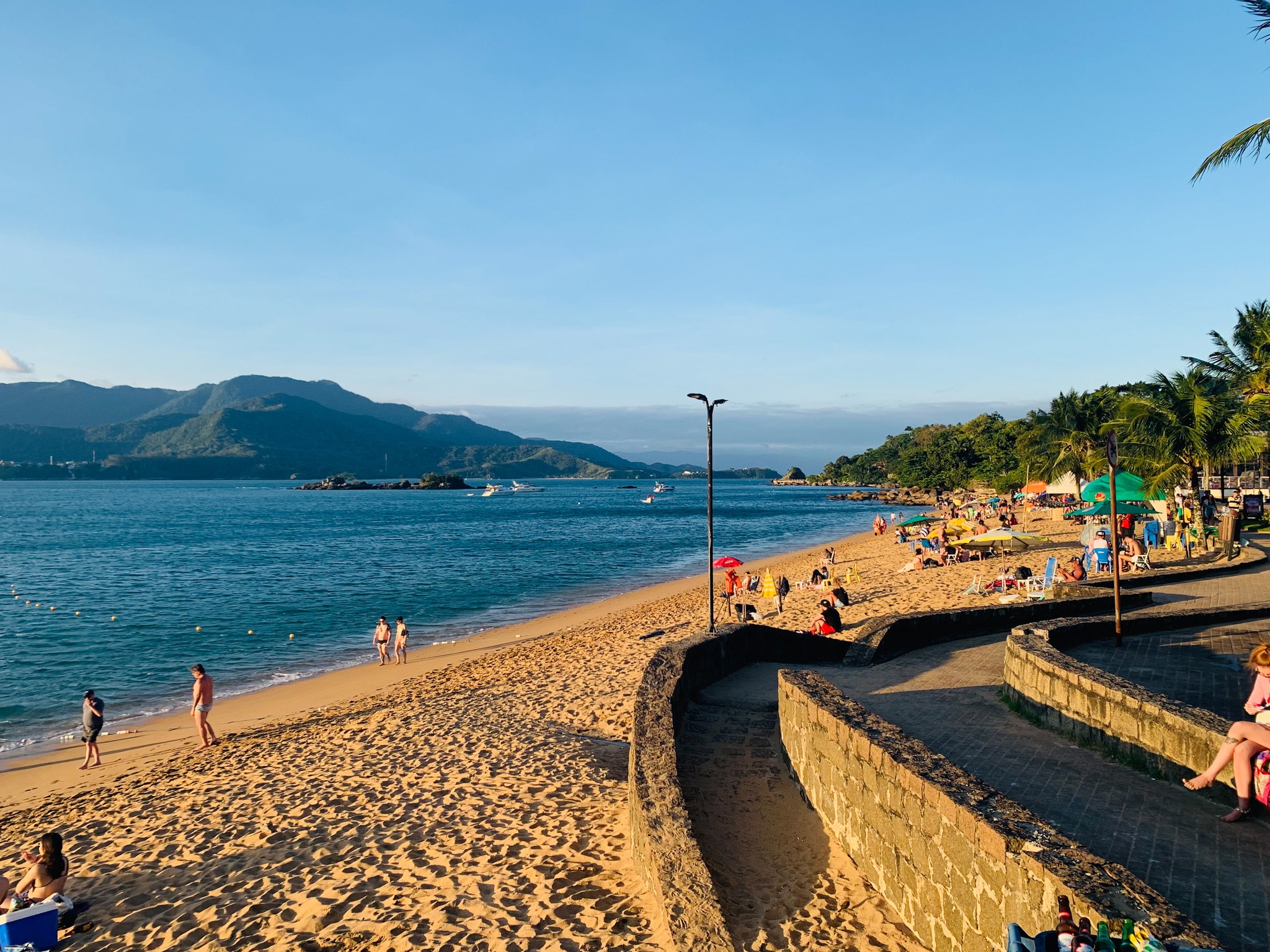 Conheça a Praia Grande de Ilhabela - Viajante Sem Fim