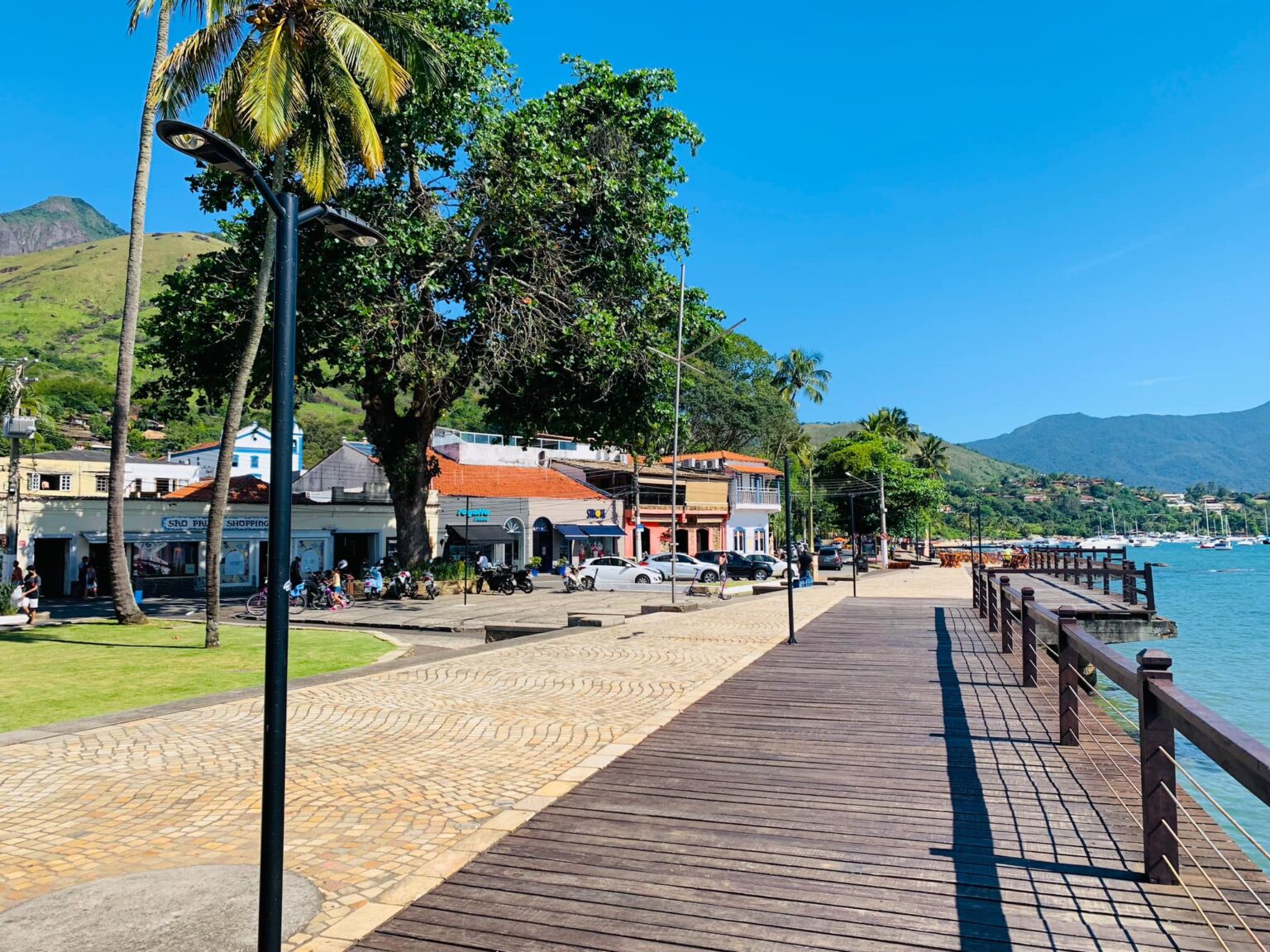 O que ver e fazer na Vila, o Centro Histórico de Ilhabela - Viajante ...